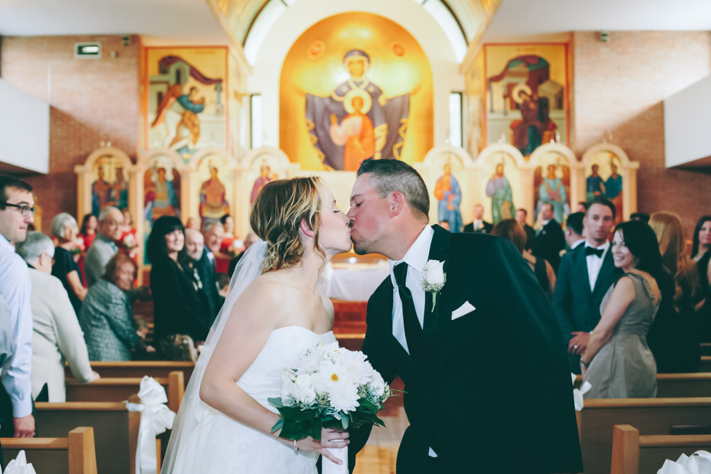 Maria & Mark // Downtown Detroit Wedding at the Gem Theatre » Kerby Lou ...