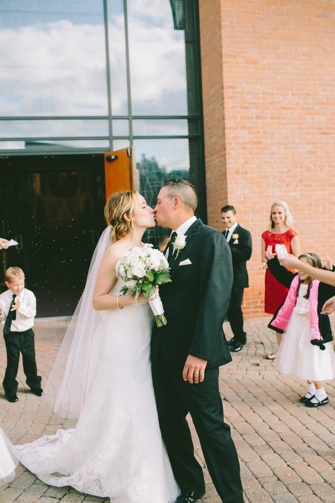 Maria & Mark // Downtown Detroit Wedding at the Gem Theatre » Kerby Lou ...