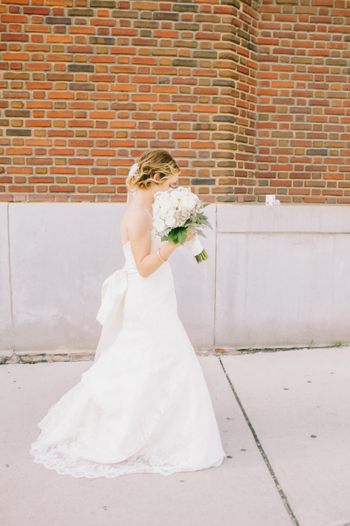 Maria & Mark // Downtown Detroit Wedding at the Gem Theatre » Kerby Lou ...